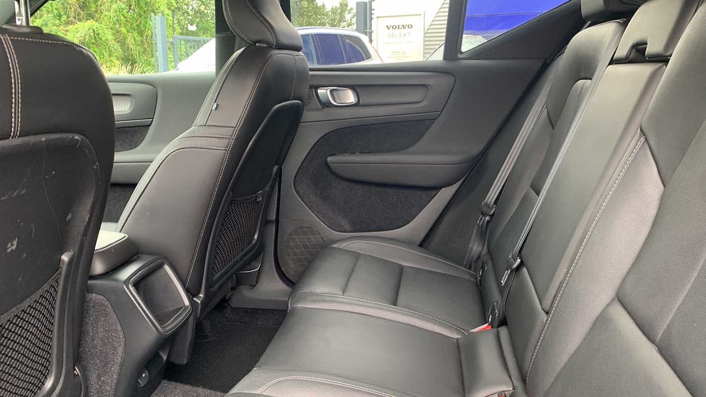 Volvo XC40 D3 R DESIGN CUIR KEY LESS 2 ANS DE GARANTIE - Sonama